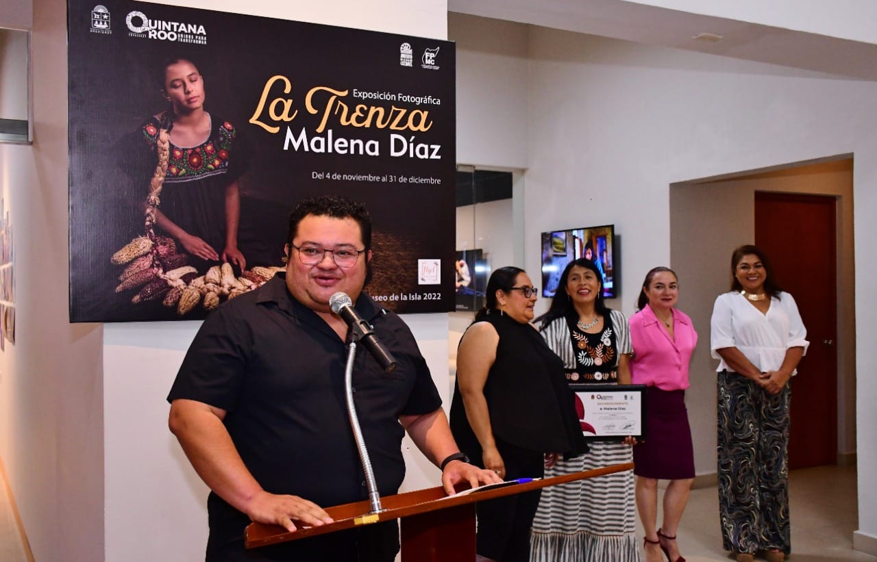 La FPMC inauguró la exposición “La Trenza”, de la artista Malena Díaz - Líder Quintana Too